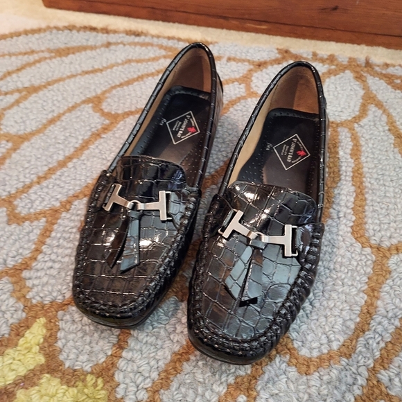 St. John's Bay | Shoes | St Johns Bay Faux Patent Leather Womens Size ...